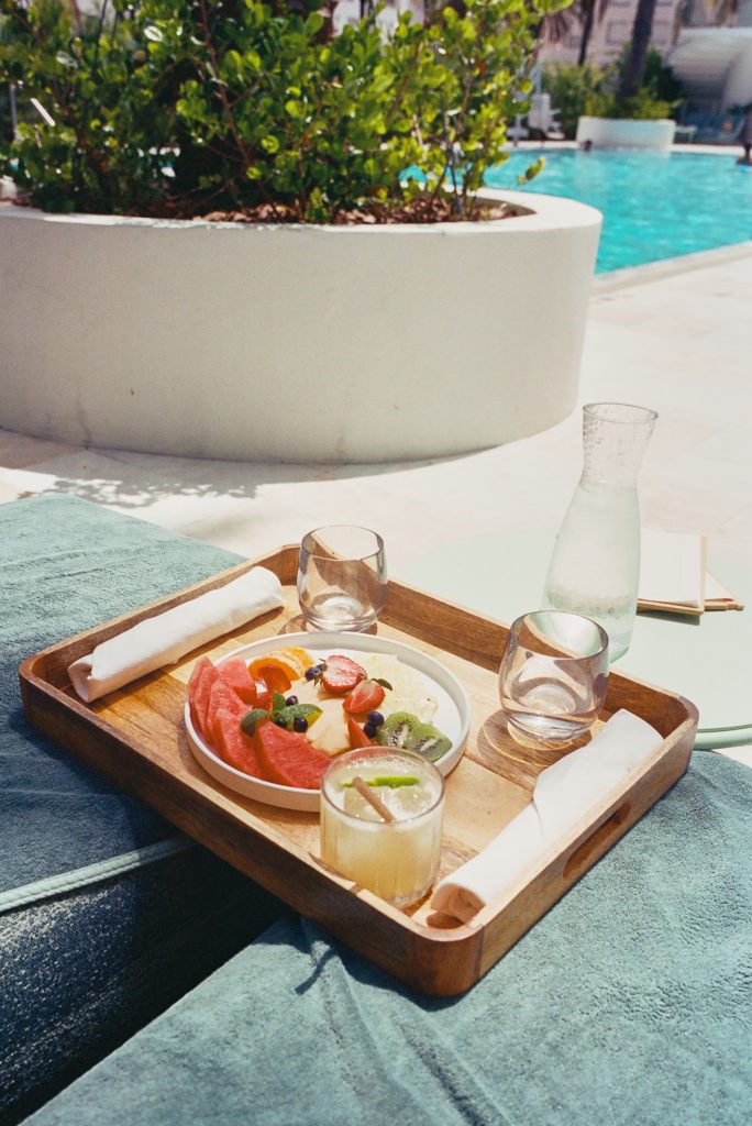 Pool Café Miami Beach | Poolside Dining | The Shelborne